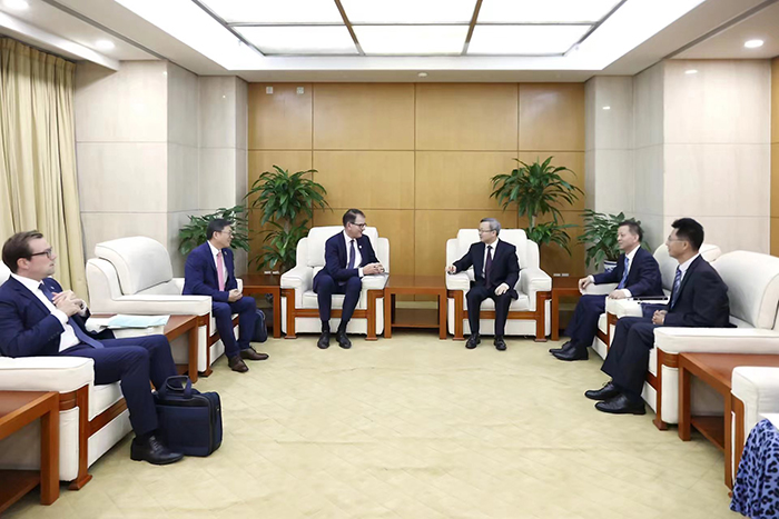 China International Trade Representative and Vice Minister of Commerce ...