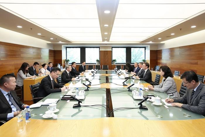 China International Trade Representative and Vice Minister of Commerce ...